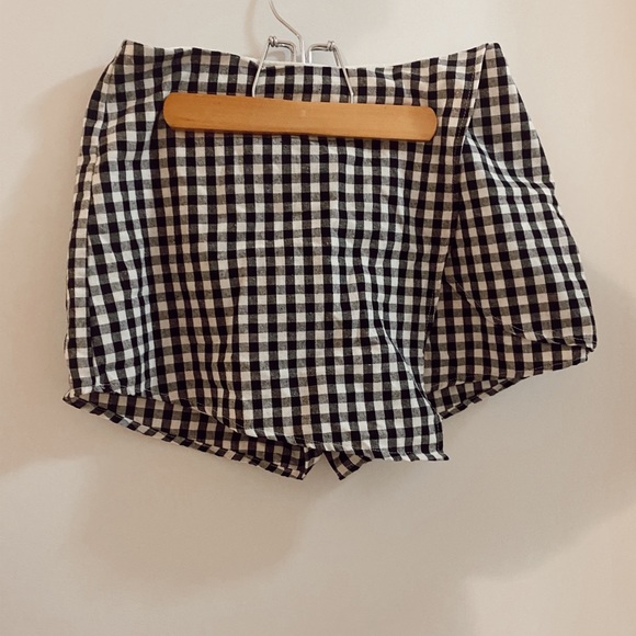 Skirts | Skort Skirt In The Front Shorts In The Back | Poshmark